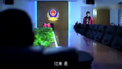 黑客高手轻松入侵市局系统!局长当场傻眼,这算不算犯罪?暗黑者1高能...