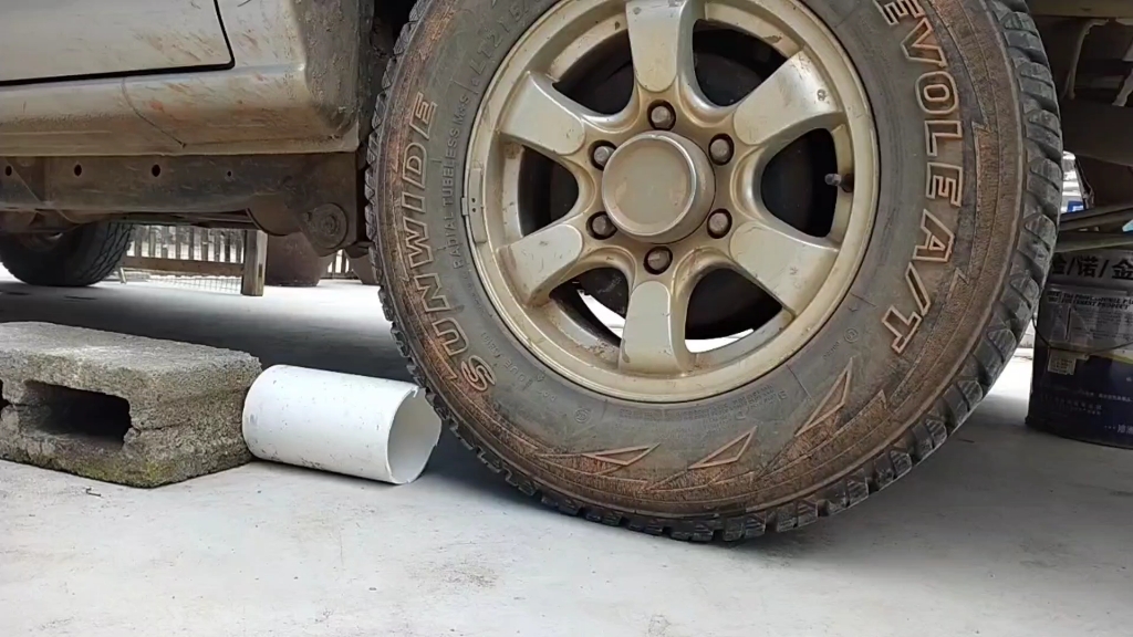 PVC管材碾压试验