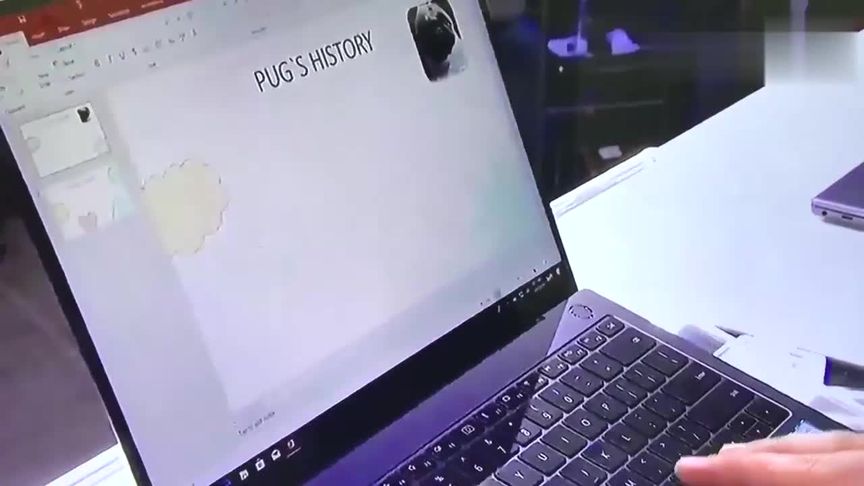 华为在WMC上发布的手机投屏电脑的PPT操作