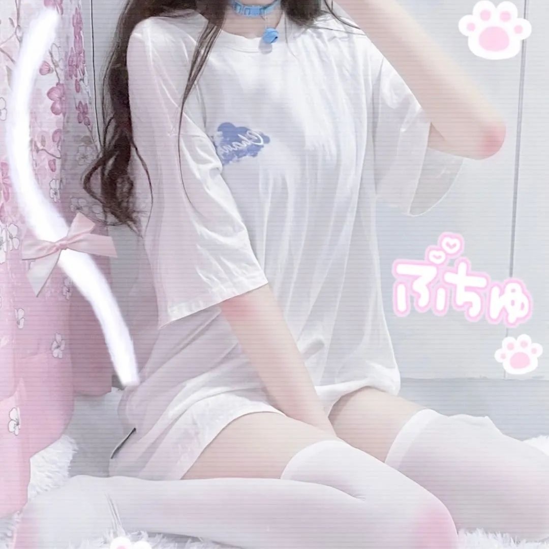 吧唧吃口小姐姐 