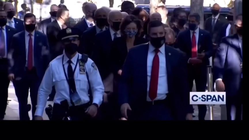 美国纽约曼哈顿双子塔遗址,拜登总统、前总统巴拉克·奥巴马等