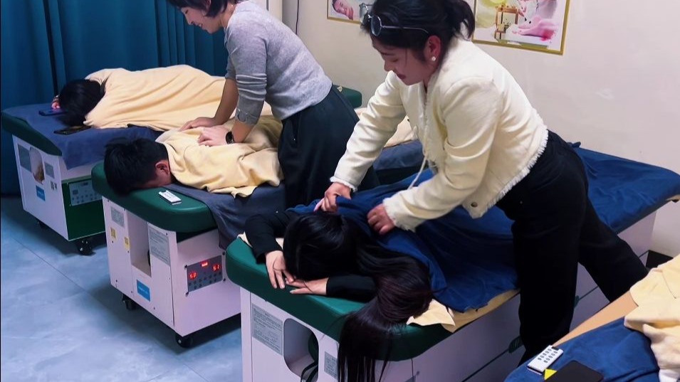 净烟黑科技艾灸床:一床多用,解决艾烟人力烦恼,一人轻松管店