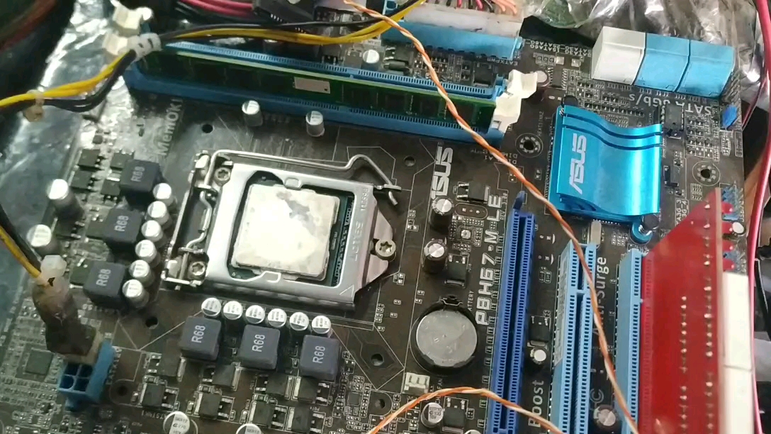 华硕主板不跑码维修