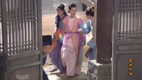 武林外传:客栈众人热情招待金湘玉,完全忽视了佟湘玉的感受