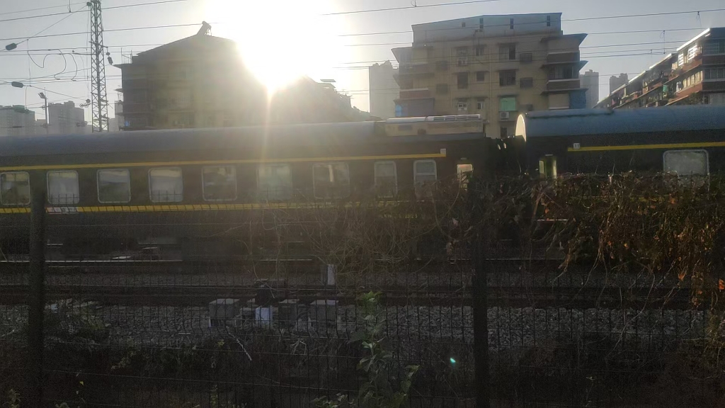 京广线拍车K458次列车