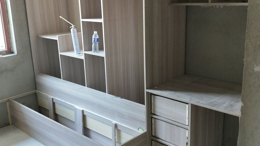 装修三爷到工地实拍视频,木工做家具,经济实用