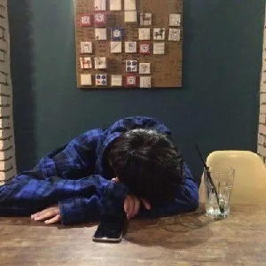 小小_摆烂人 