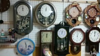 日本某钟表店里的丽声、精工所有挂钟钟表集体跨年午夜12点整点报时
