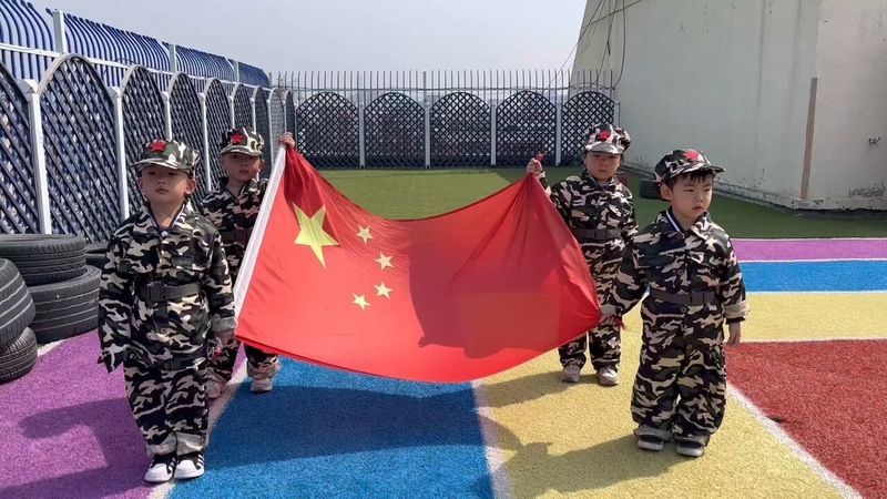 爱,从每周一升旗开始:小小护旗手