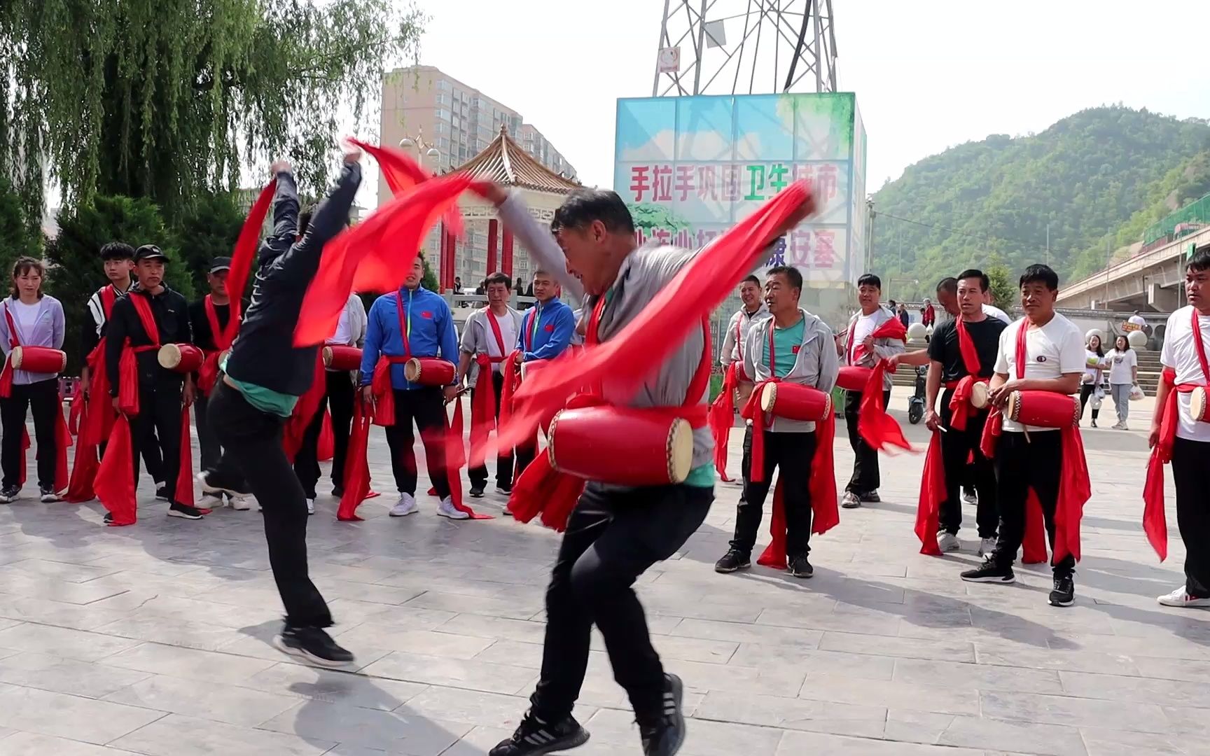 喜气洋洋豪迈激昂,威武彪悍也可柔情似水,这就是安塞腰鼓