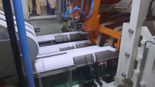 震撼!全自动卷筒烫金模切机,一分钟产出上万张精美纸巾