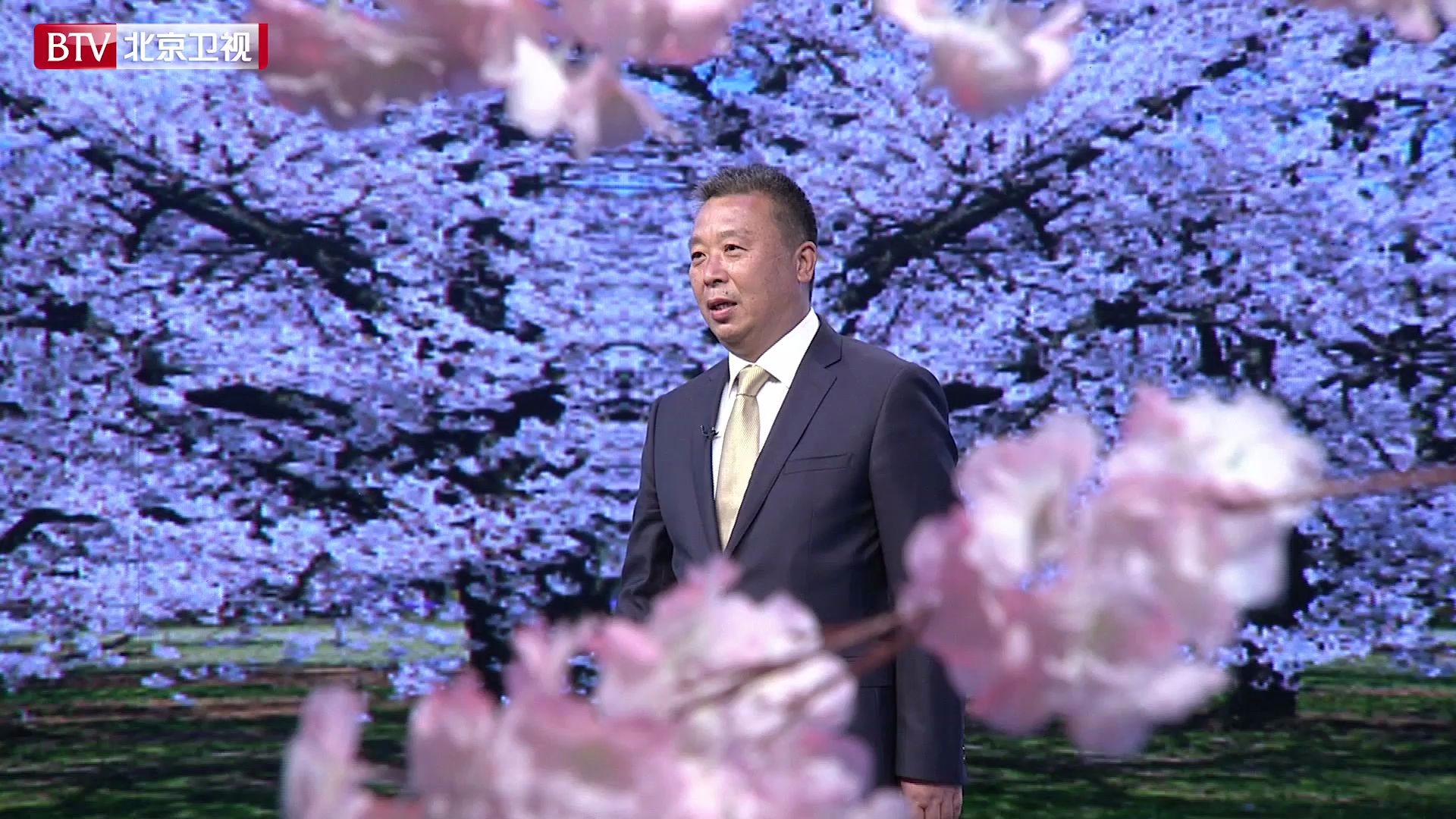 人民群众是历史的创造者,在这次抗疫过程中,可以说每一个人都在创造...