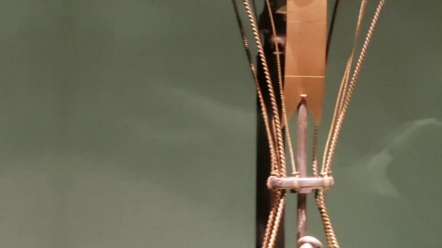 今天带大家看看各种各样的红钟表