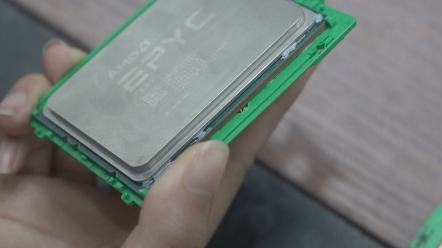 看看我们刚到的一款高性价比的CPU,这款被业内人士视为AMD杀手锏...