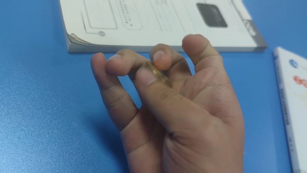 花式硬币,手背转+指尖转+手里掏