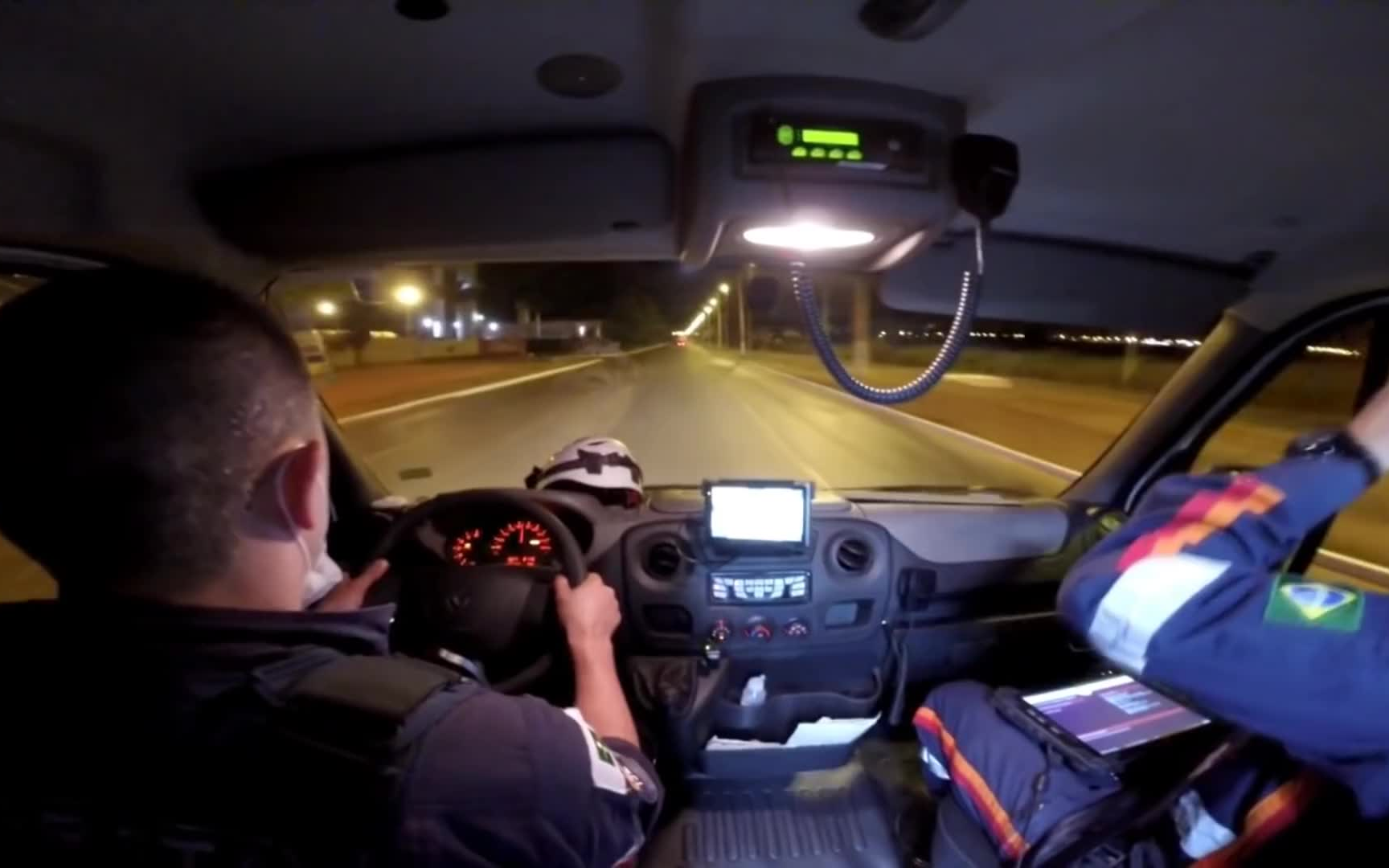 【巴西救护车出警实录】紧急赶往医院帮助救治枪击受害者