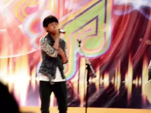 TF家族王源倪子雨校庆演唱 梦想起航