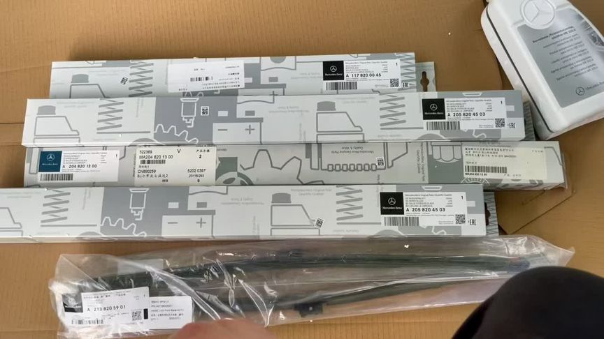 奔驰原装配件glc雨刮e级雨刮gle雨刮c级雨刮 防冻液发货