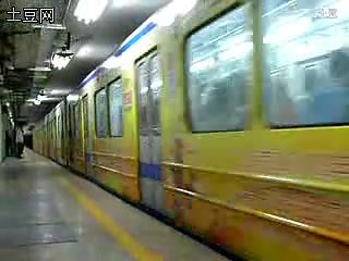 【搬运】北京环线地铁(二号线)老车DK16型太平湖车场102号车进站