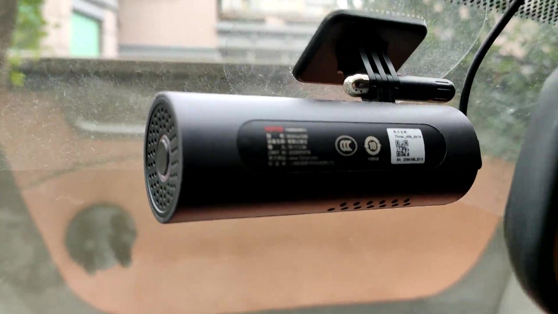 70迈行车记录仪1s开箱 安全行车远离碰瓷